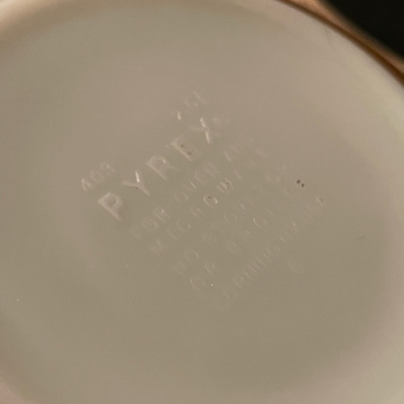 Pyrex | Kitchen | Vintage Pyrex 43 22 Qt Gold Butterfly Nesting ...